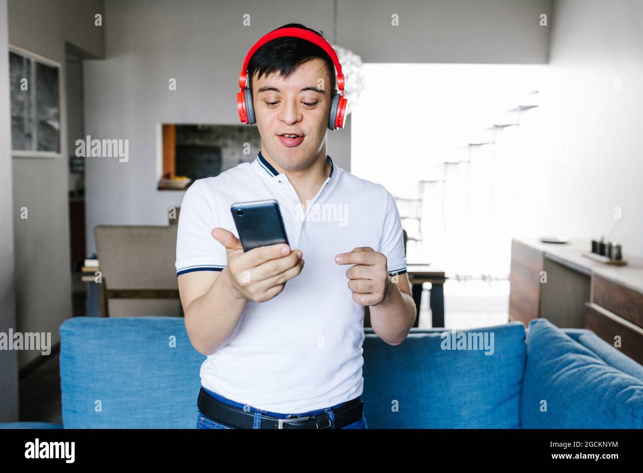 Teen boy video camera hi-res stock photography and images - Alamy