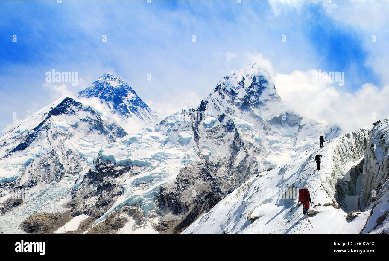 Panoramic view of Mount Everest from Kala Patthar with group of ...