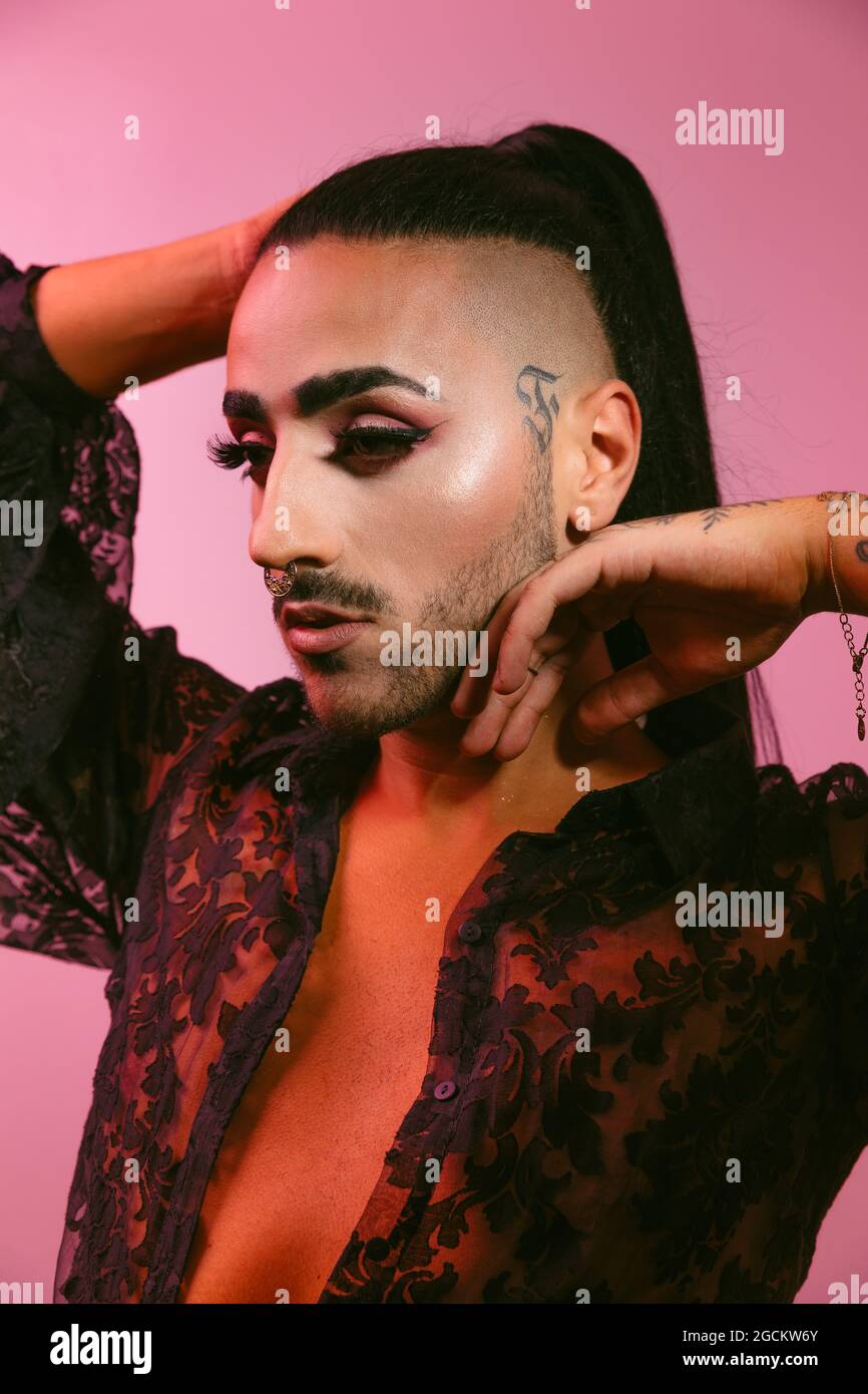 Bearded transvestite hi-res stock photography and images - Alamy