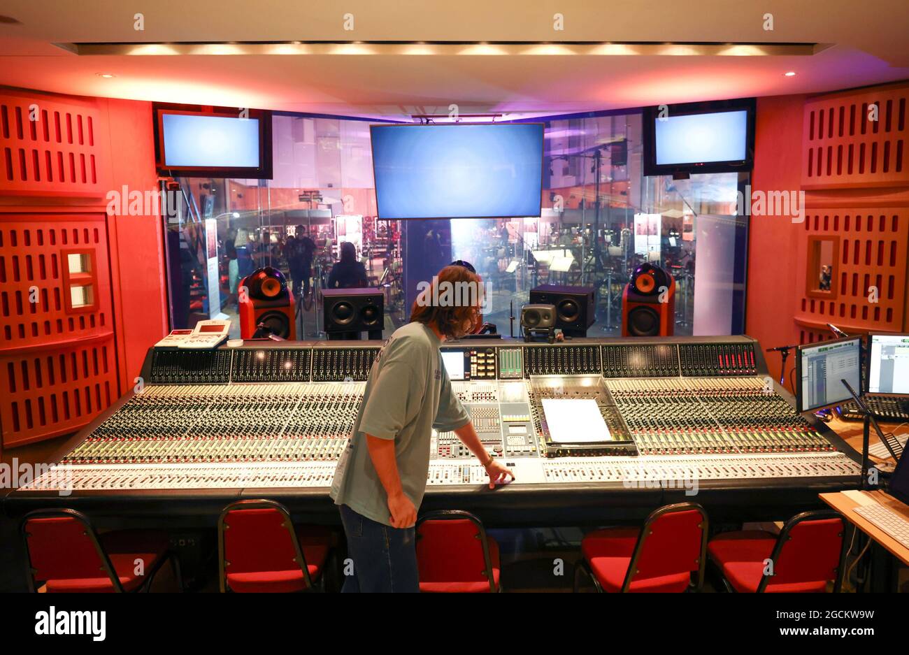 Mixing desk abbey road hi-res stock photography and images - Alamy