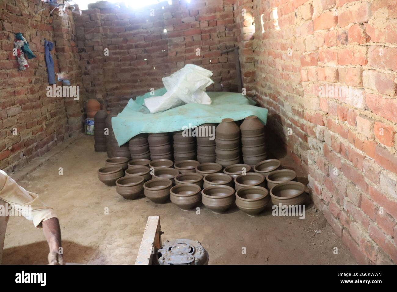 Guf press hi-res stock photography and images - Alamy