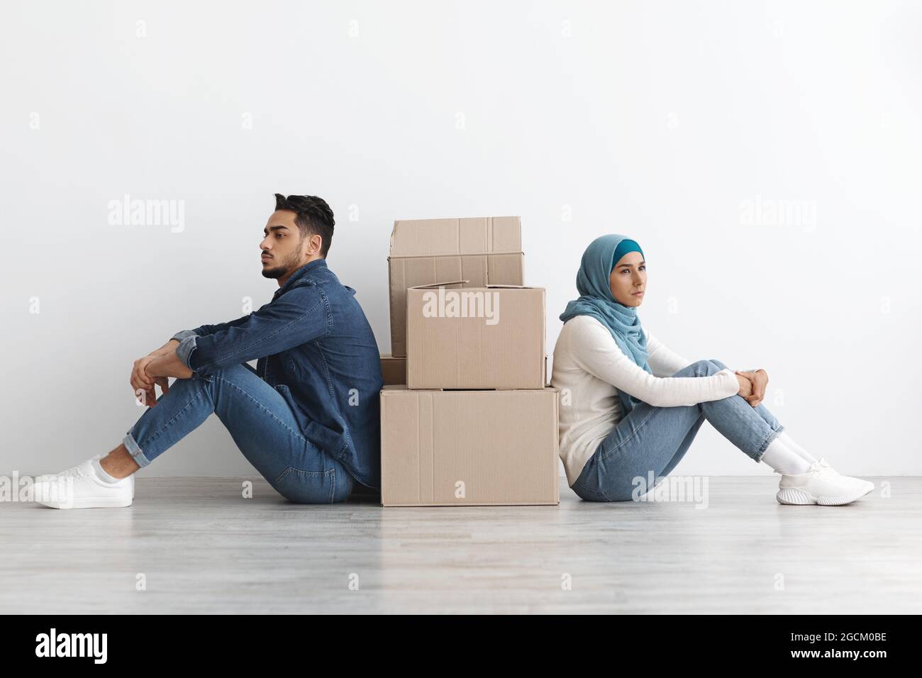 Man and woman separated hi-res stock photography and images - Alamy