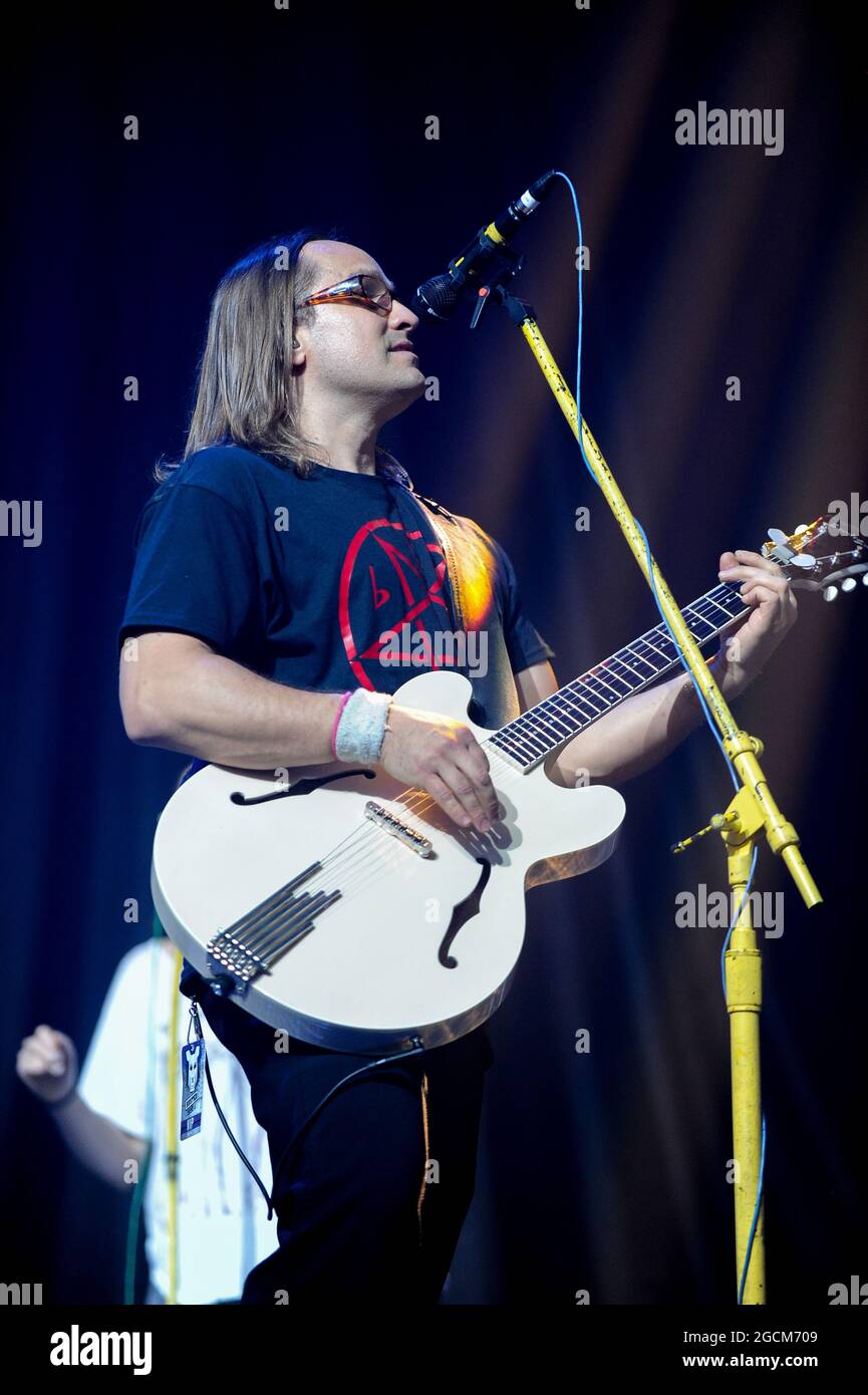 Wheatus teenage dirtbag hi-res stock photography and images - Alamy