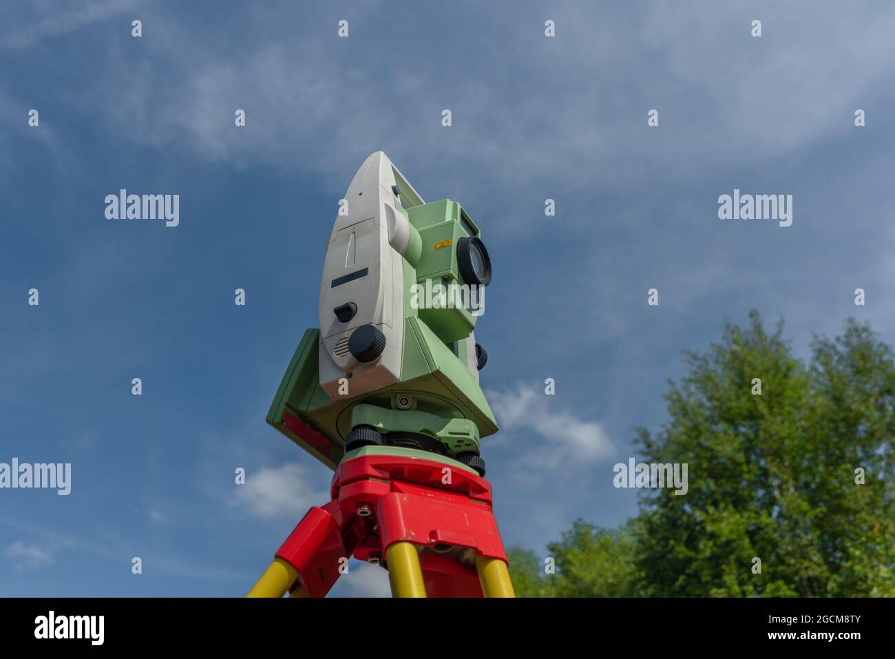 Land survey surveyor machine hi-res stock photography and images - Alamy
