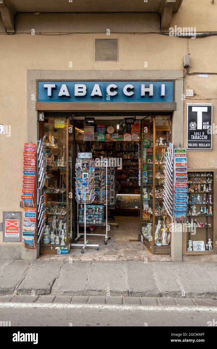 Old fashioned tobacconist shop hi-res stock photography and images - Alamy