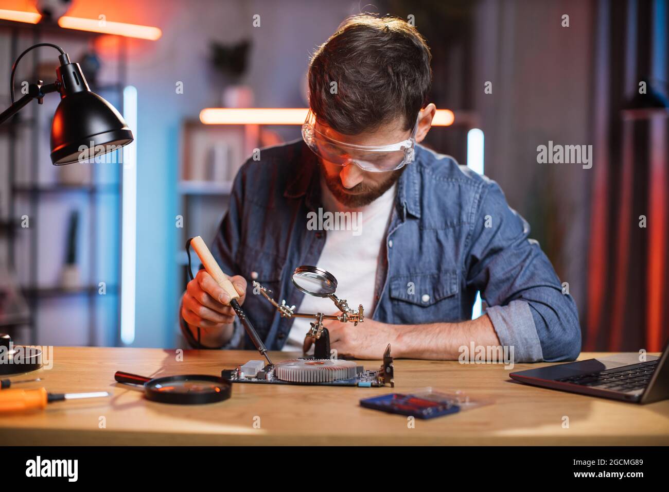 Solder process hi-res stock photography and images - Alamy