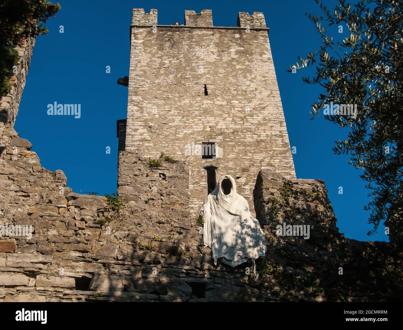 Varenna castle hi-res stock photography and images - Alamy