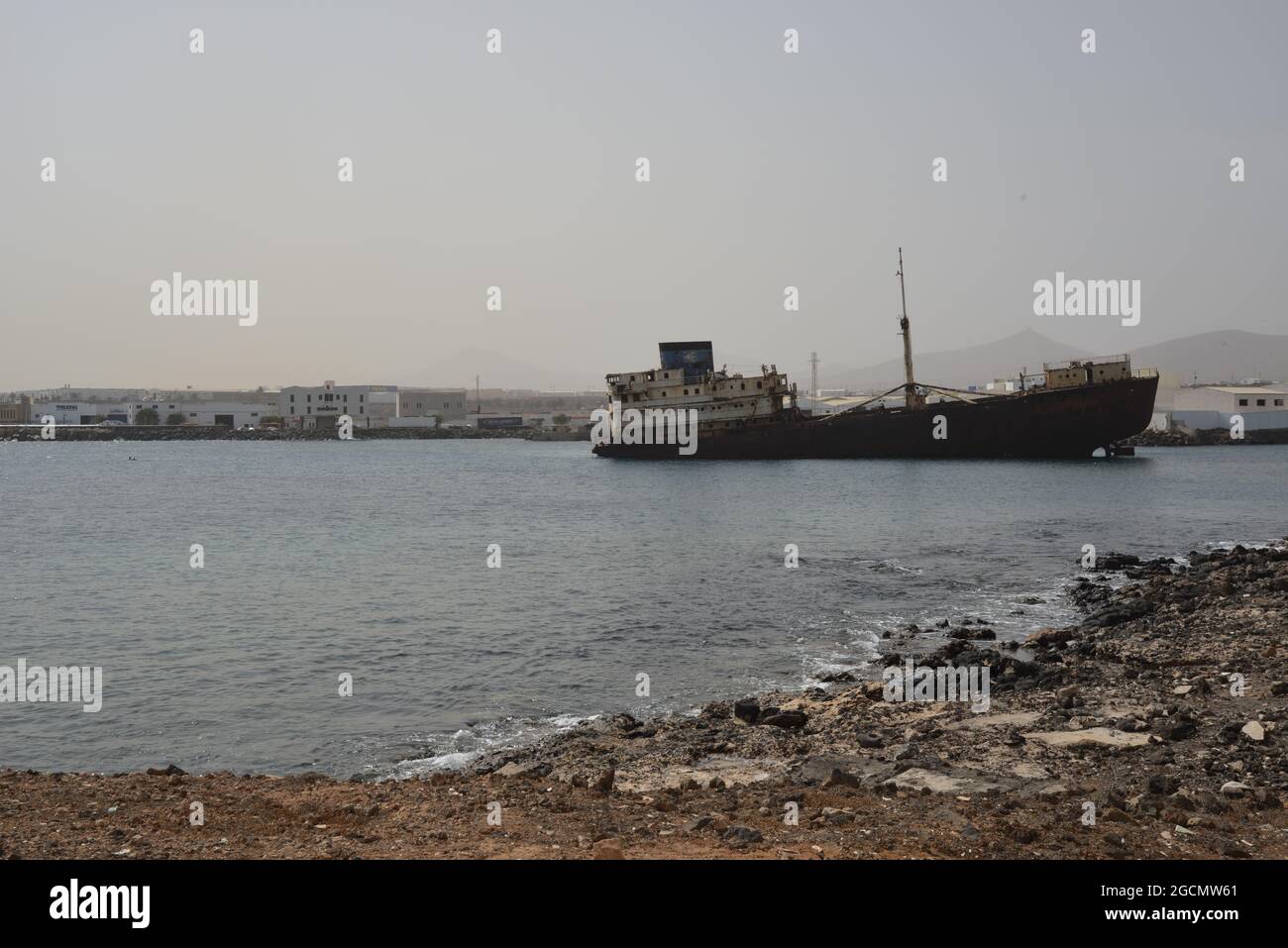 Old sailing ship near a beach hi-res stock photography and images - Alamy
