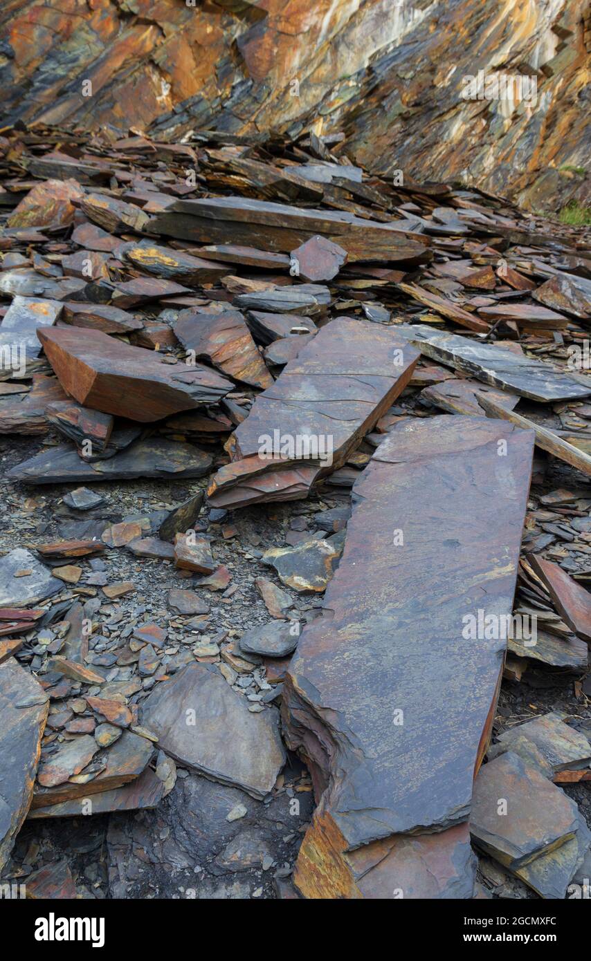 Broken slates hi-res stock photography and images - Alamy