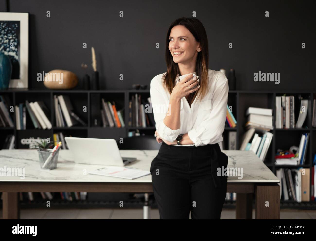 Older classy woman hi-res stock photography and images - Alamy