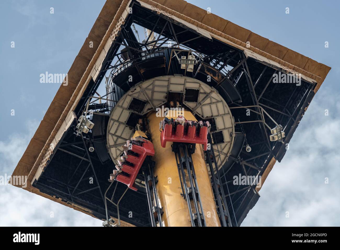 Portaventura park hurakan condor hi-res stock photography and images ...
