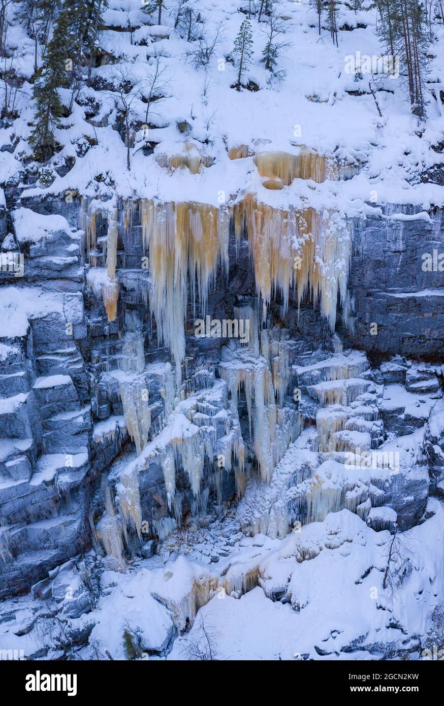 Icicles hanging from rocks hi-res stock photography and images - Alamy