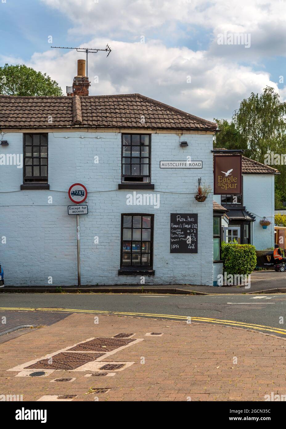 Eagle & Spur pub/restaurant on Austcliffe Road in Cookley ...