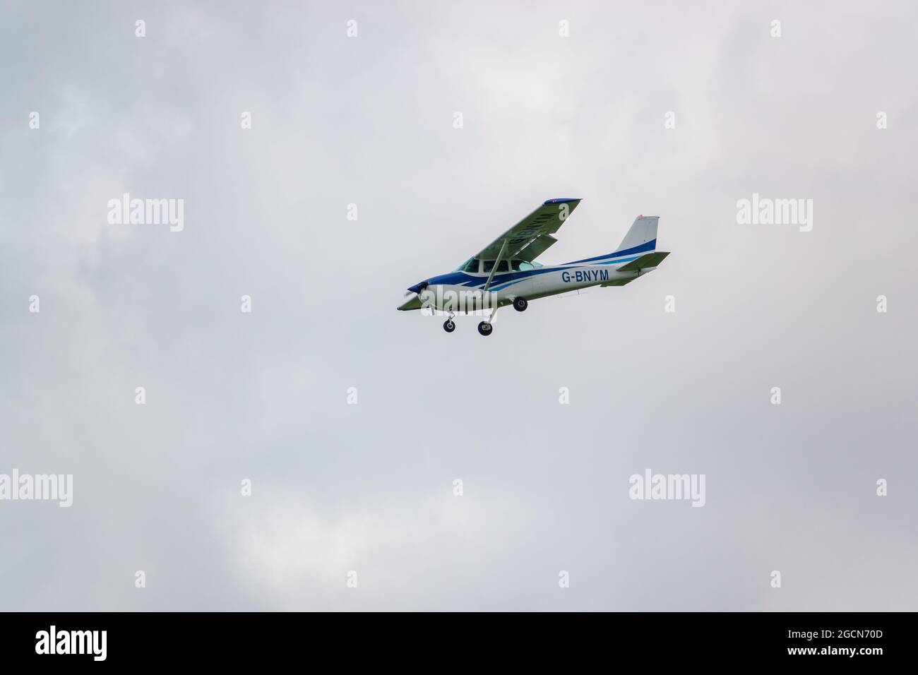 Cessna 172N Skyhawk aircraft, Kestrel Syndicate, AAC Middle Wallop ...