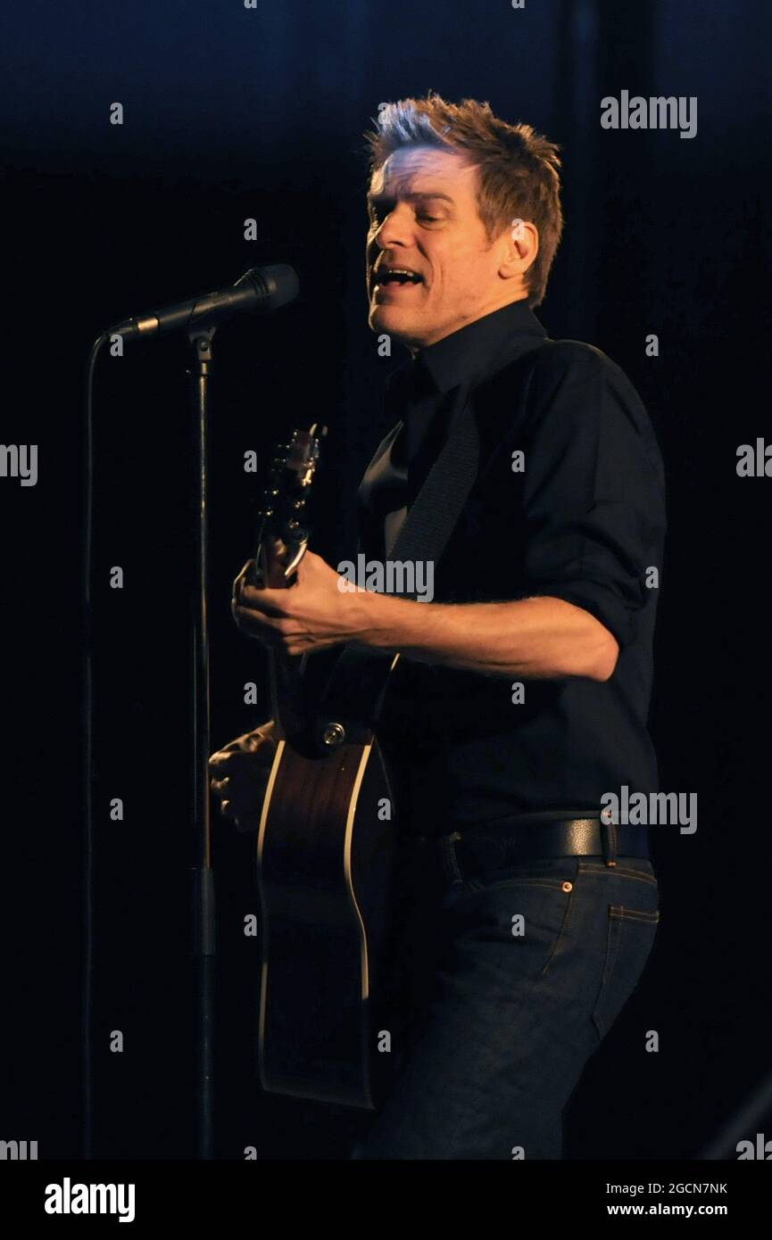 Milan Italy 2008-10-02 : Bryan Adams live concert at the Smeraldo ...