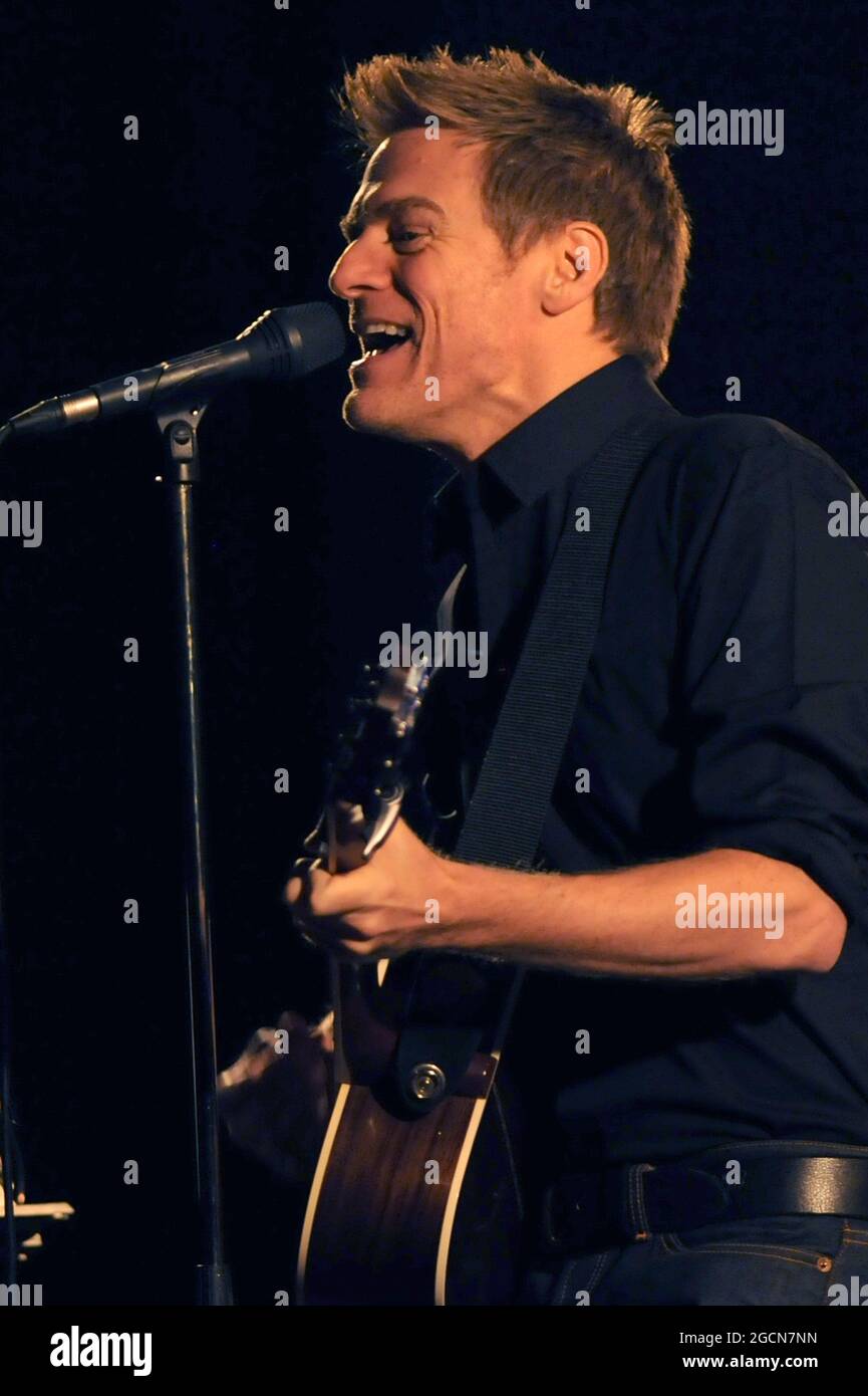 Milan Italy 2008-10-02 : Bryan Adams live concert at the Smeraldo ...