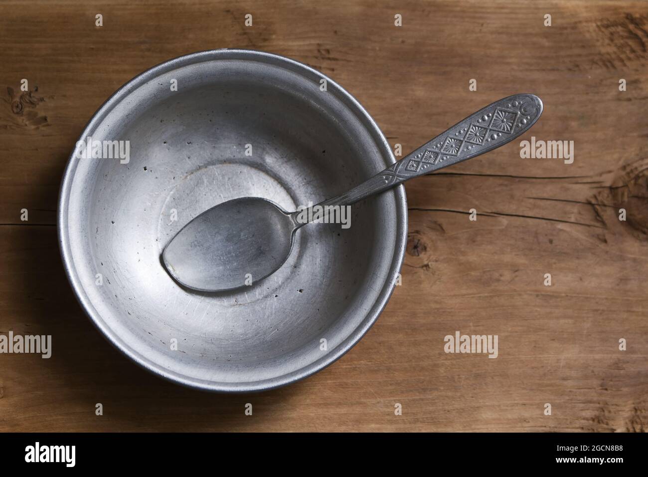 Empty bowl spoon hi-res stock photography and images - Alamy
