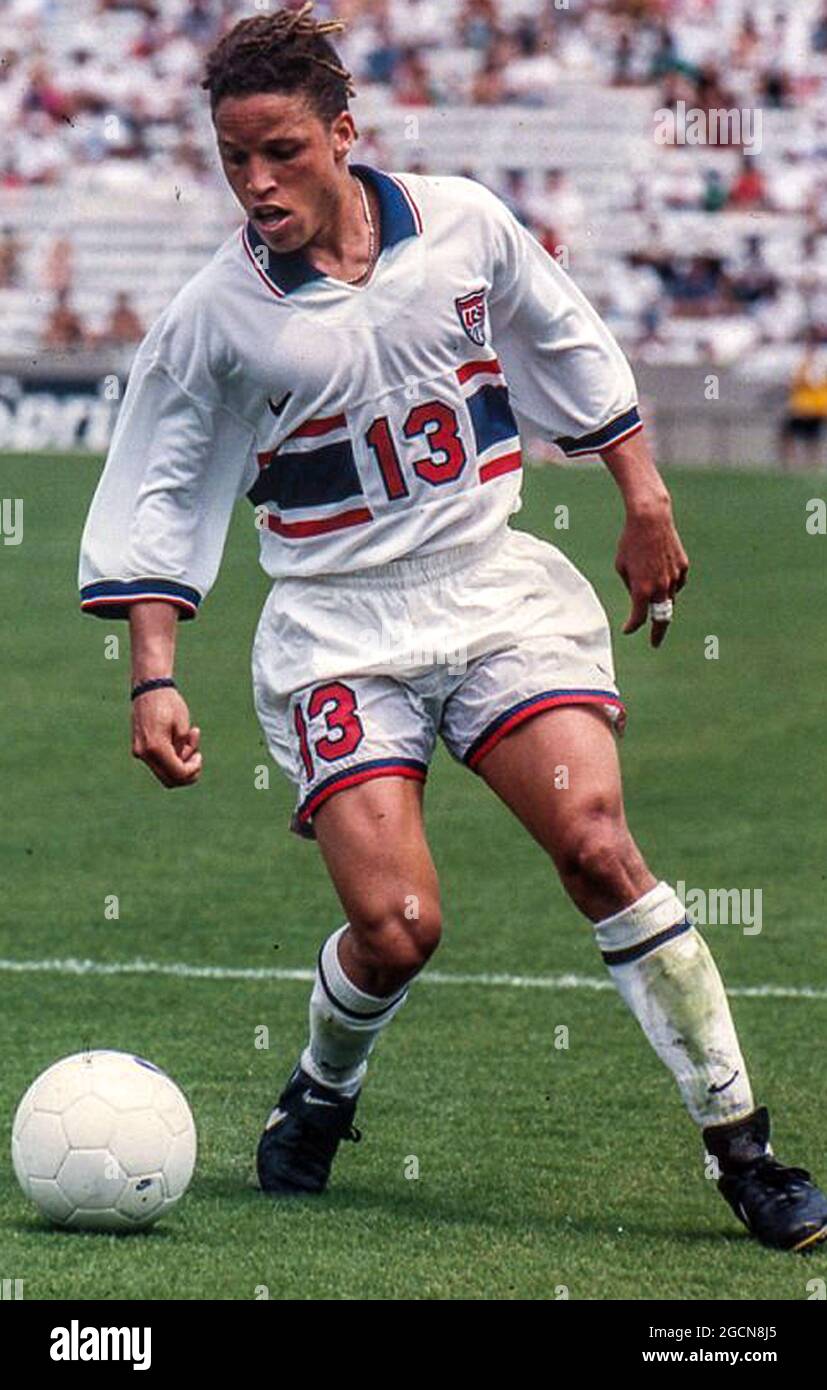 Cobi Jones in action for the USA national soccer team against Costa ...