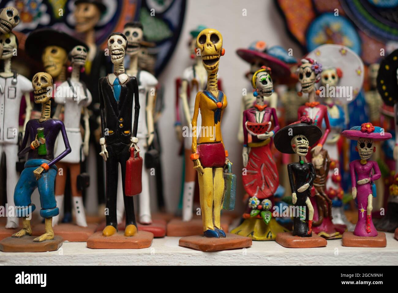 Skeleton figurines hi-res stock photography and images - Alamy