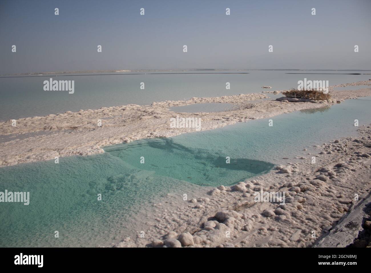 Peaceful seascape of the dead sea in daylight Stock Photo - Alamy