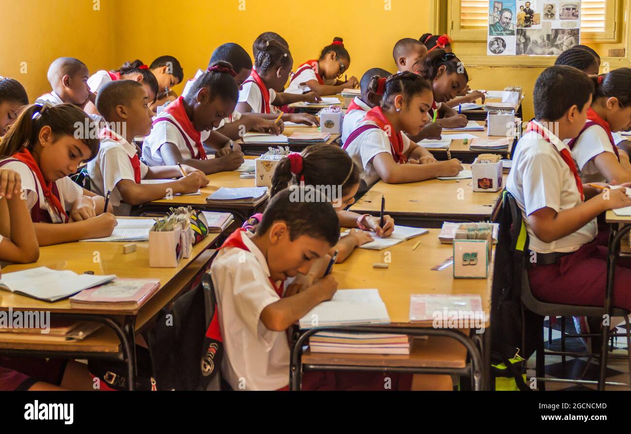 Group of cuban children hi-res stock photography and images - Alamy