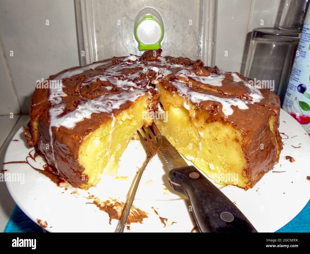 Homemade fresh cake with chocolate is ready to get eaten Stock Photo ...