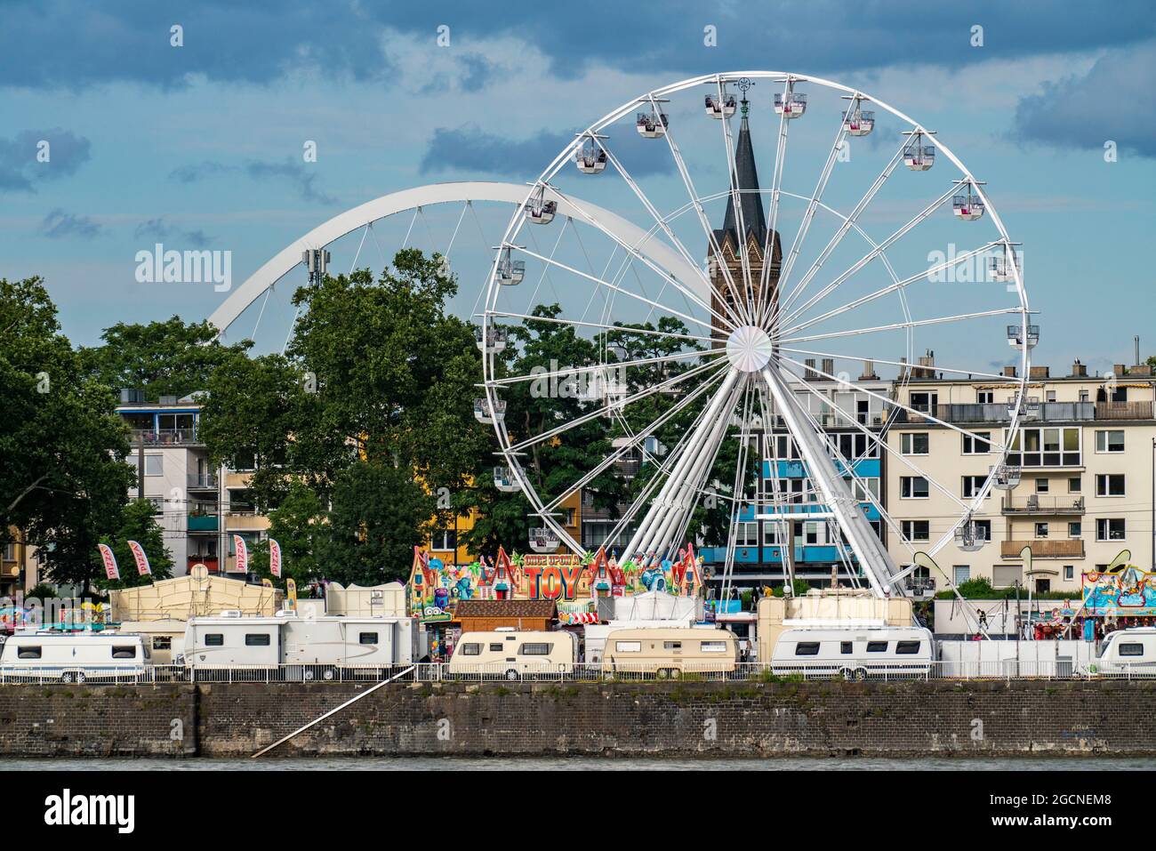 Kirmes Happy Colonia, Corona-compliant funfair at the Deutzer Werft, on ...