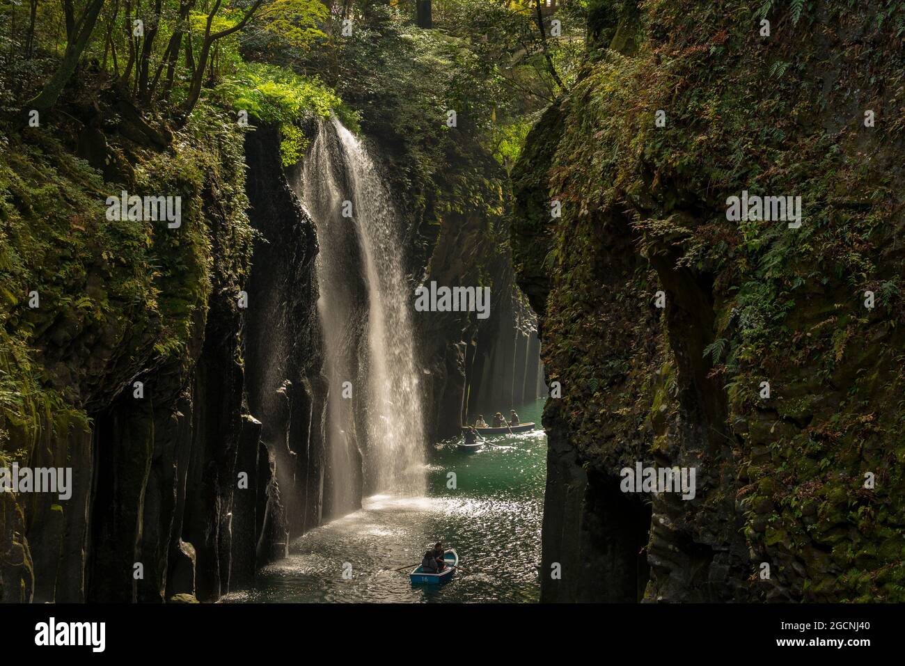 Manai no Taki waterfall, Takachiho Stock Photo - Alamy