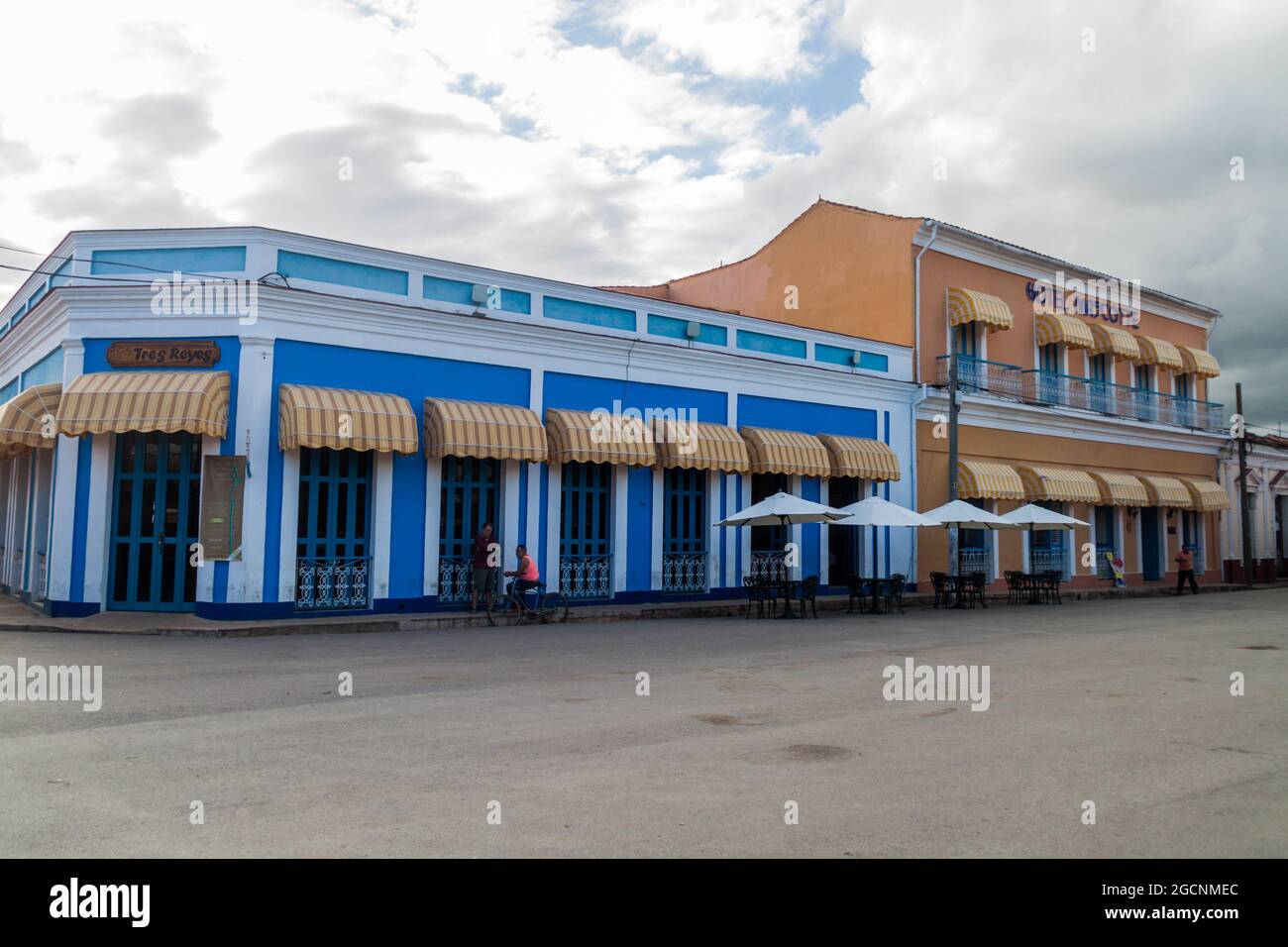Houses parque marti square hi-res stock photography and images - Alamy