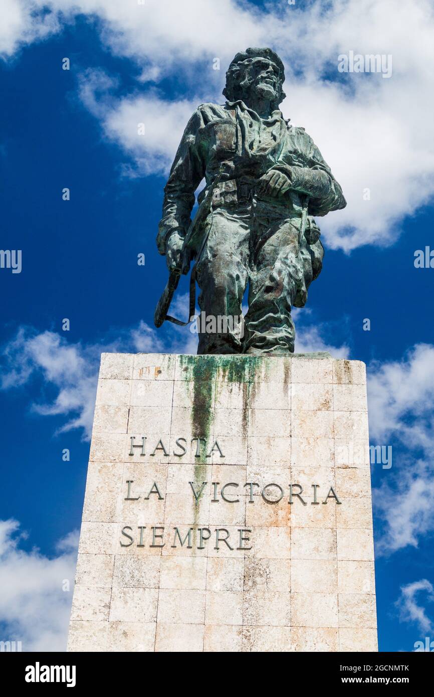 Che guevara statue hi-res stock photography and images - Alamy