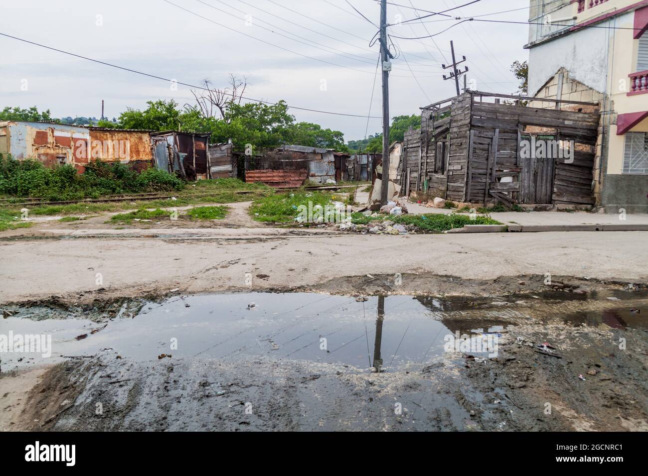 Cuban slum hi-res stock photography and images - Alamy