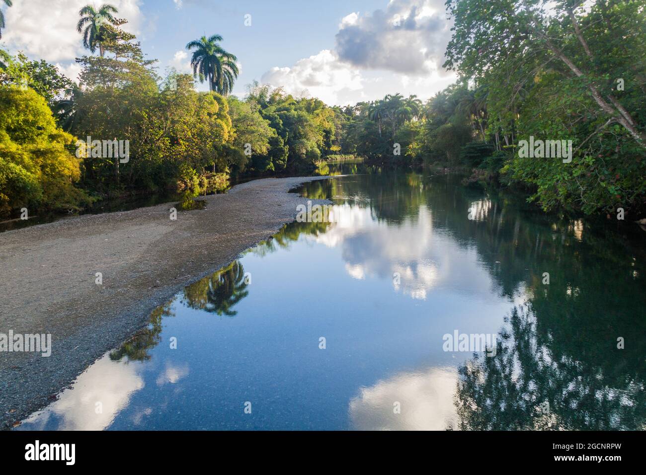 Cuba beach mountain hi-res stock photography and images - Alamy