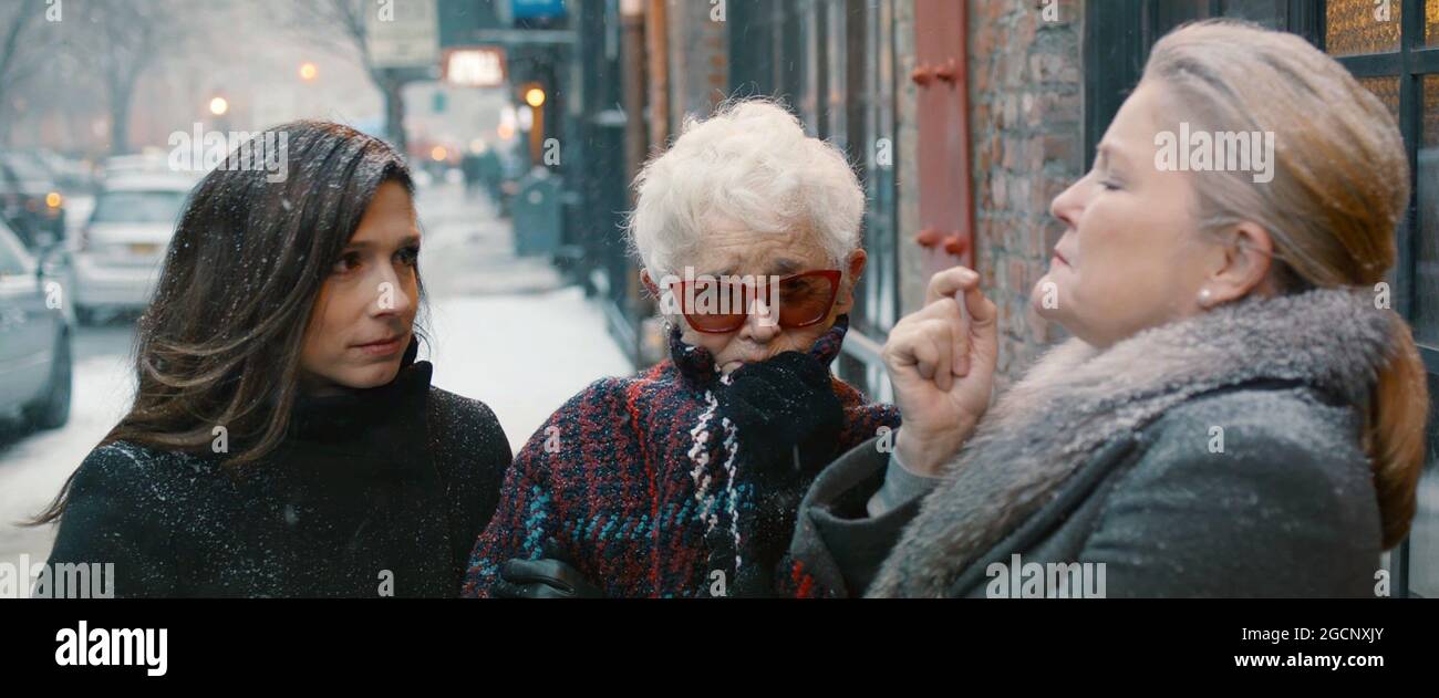 THE MAGNIFICENT MEYERSONS, from left: Shoshannah Stern, Barbara Barrie ...