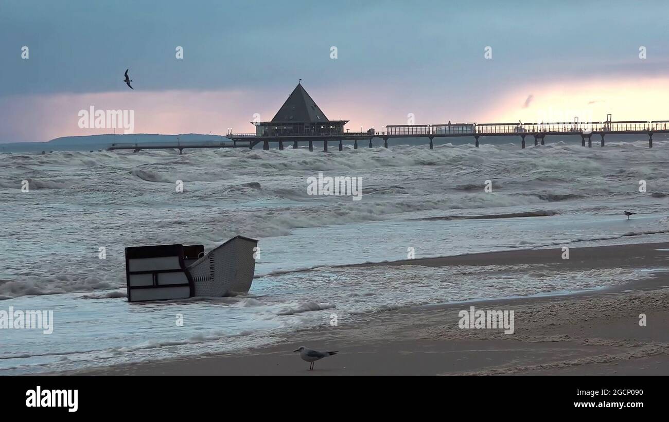 USEDOM: A CLEAR VIEW OF THE SEA, (aka USEDOM: DER FREIE BLICK AUFS MEER ...
