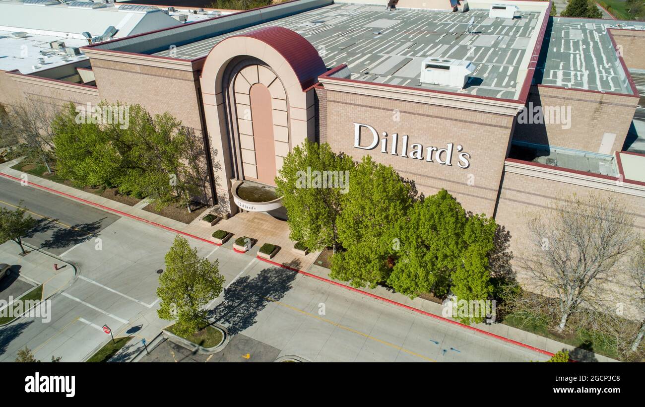 Dillard's dillards store shopping hi-res stock photography and images - Alamy