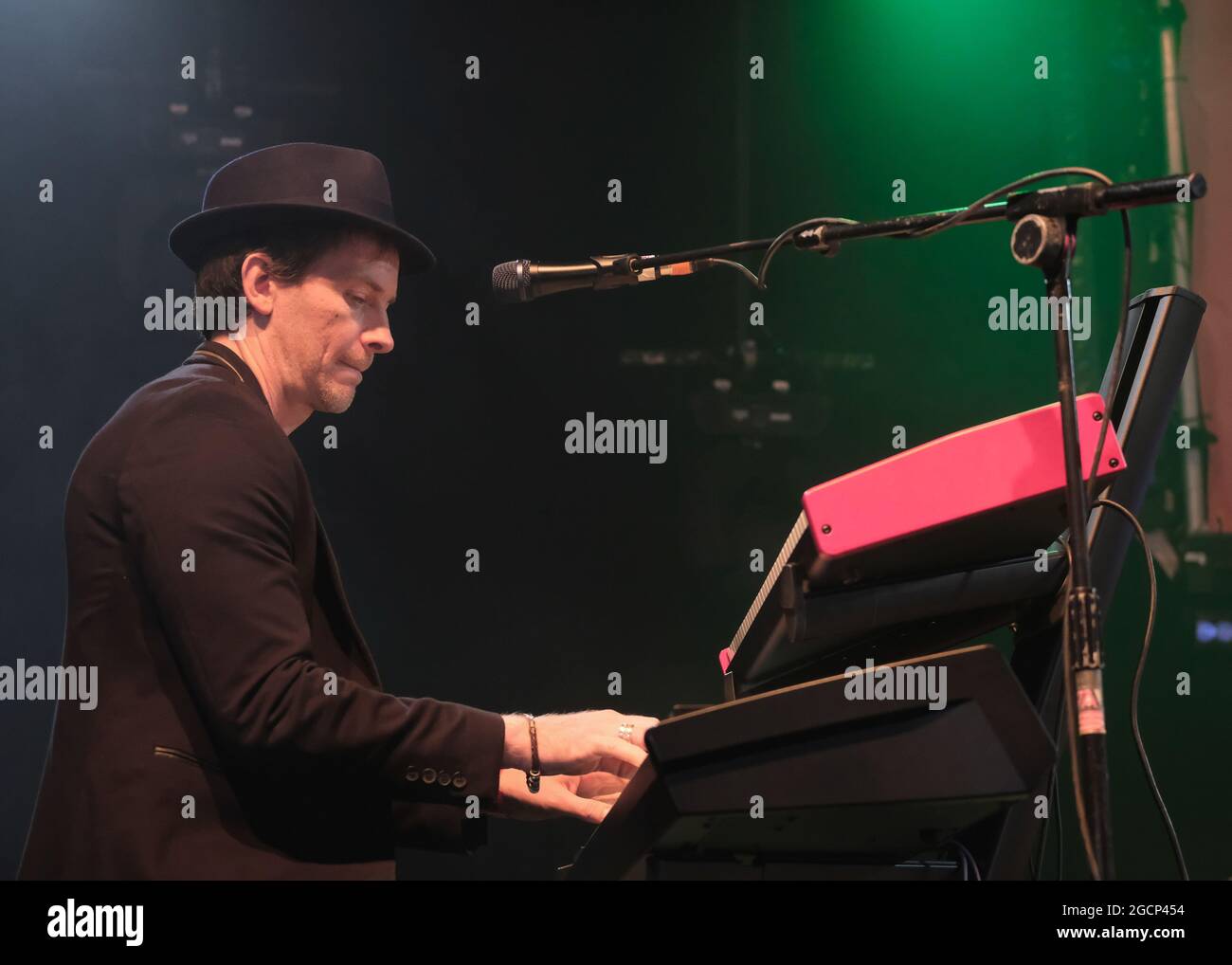 Sam Tanner, English singer songwriter, pianist and keyboard player and ...