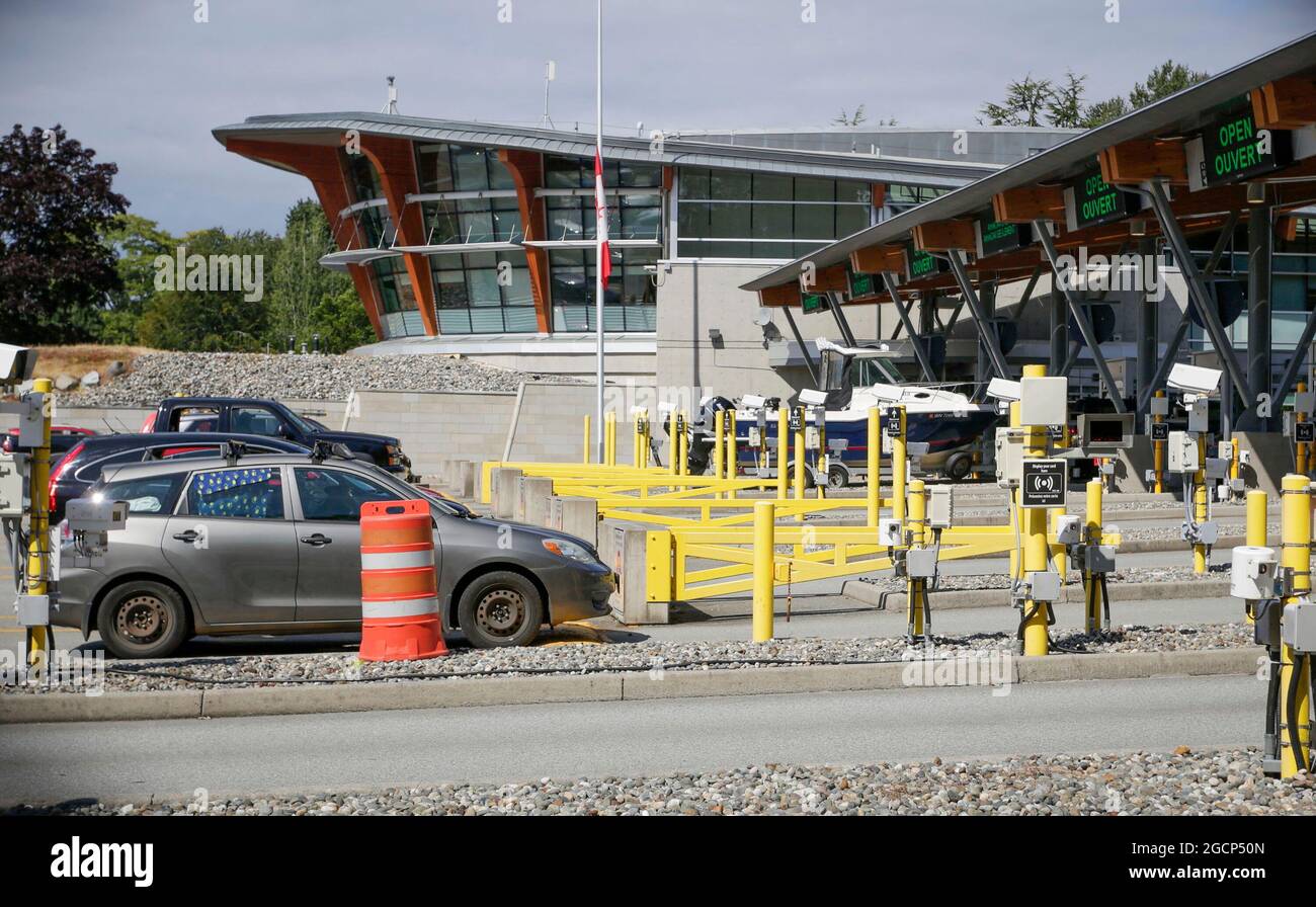 Peace arch border crossing hi-res stock photography and images - Alamy