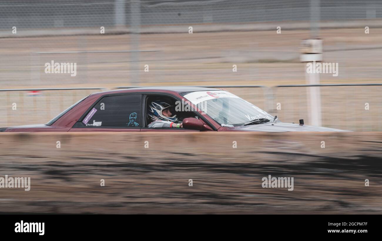 VicDrift Practice Day 2: Red Nissan R32 Skyline drifts around the final ...