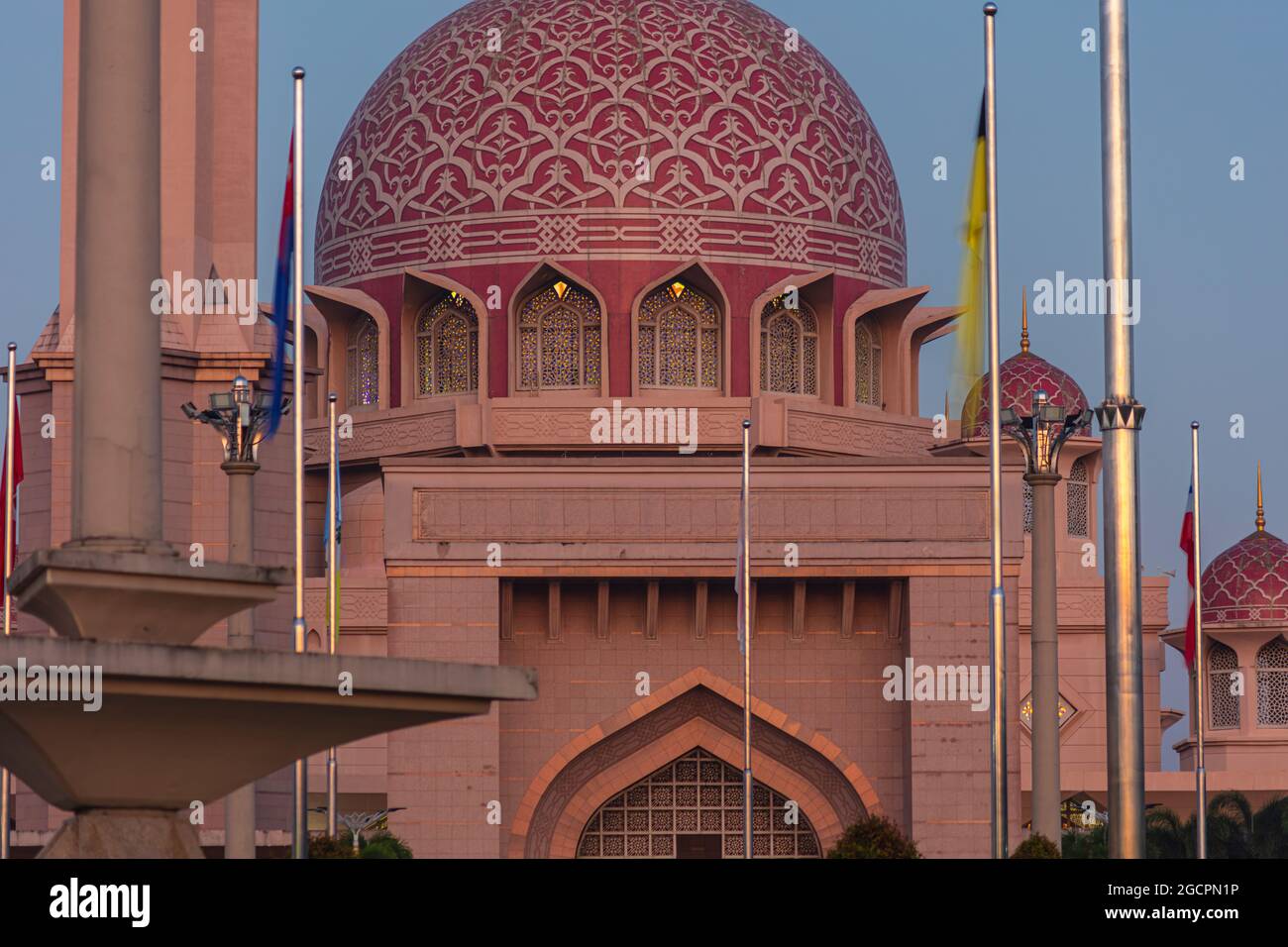 Close up of Putra Mosque or Masjid Putra, principal mosque of Putrajaya ...