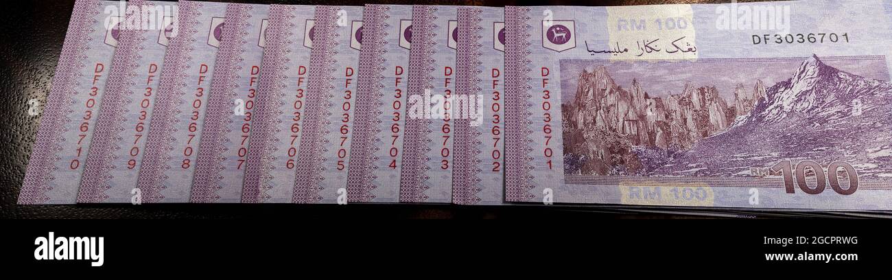 100 malaysian ringgit note hi-res stock photography and images - Alamy