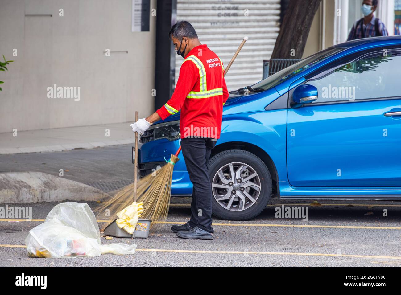 Road sweepers broom hi-res stock photography and images - Alamy