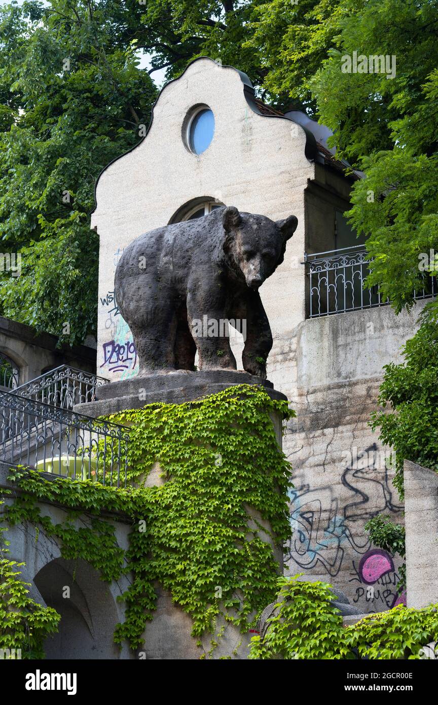 Bear figure at the Gebsattelbruecke, eastern staircase, Au, Munich ...