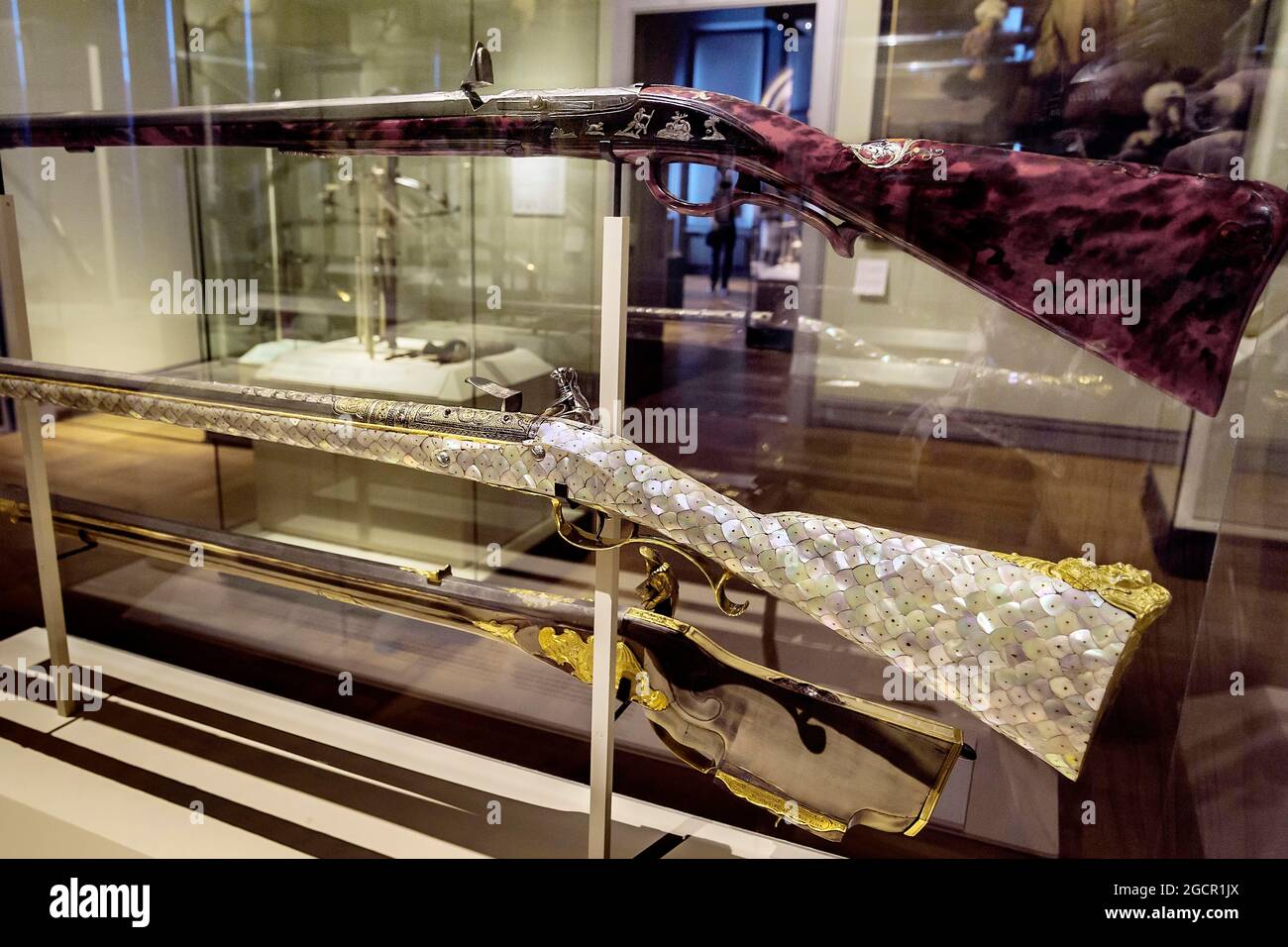 Luxury rifles hi-res stock photography and images - Alamy