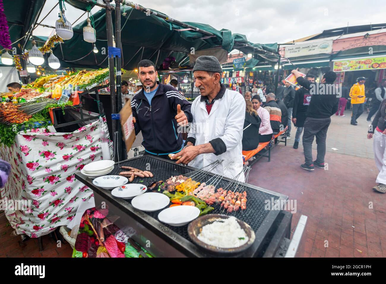 Moroccan man grilling meat hi-res stock photography and images - Alamy
