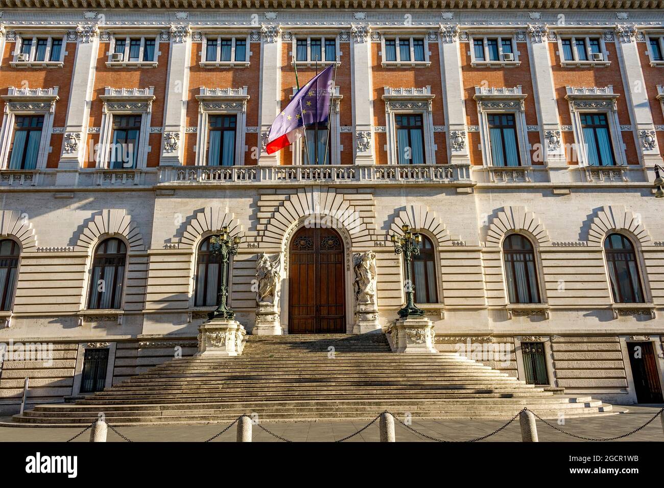 Italian parliament building hi-res stock photography and images - Alamy