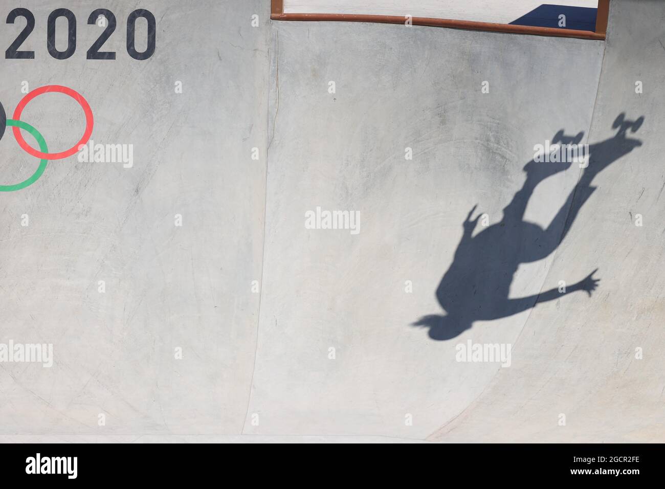 Tokyo, Japan. 5th Aug, 2021. Shadow in the bowl Skateboarding : Men's ...