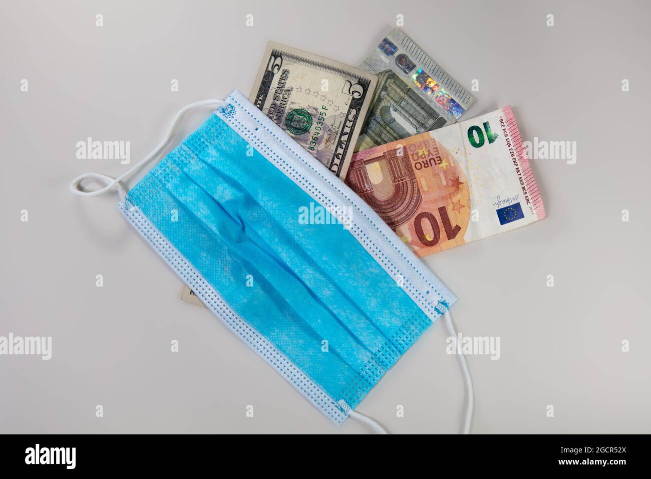 Rising euro us dollar hi-res stock photography and images - Alamy