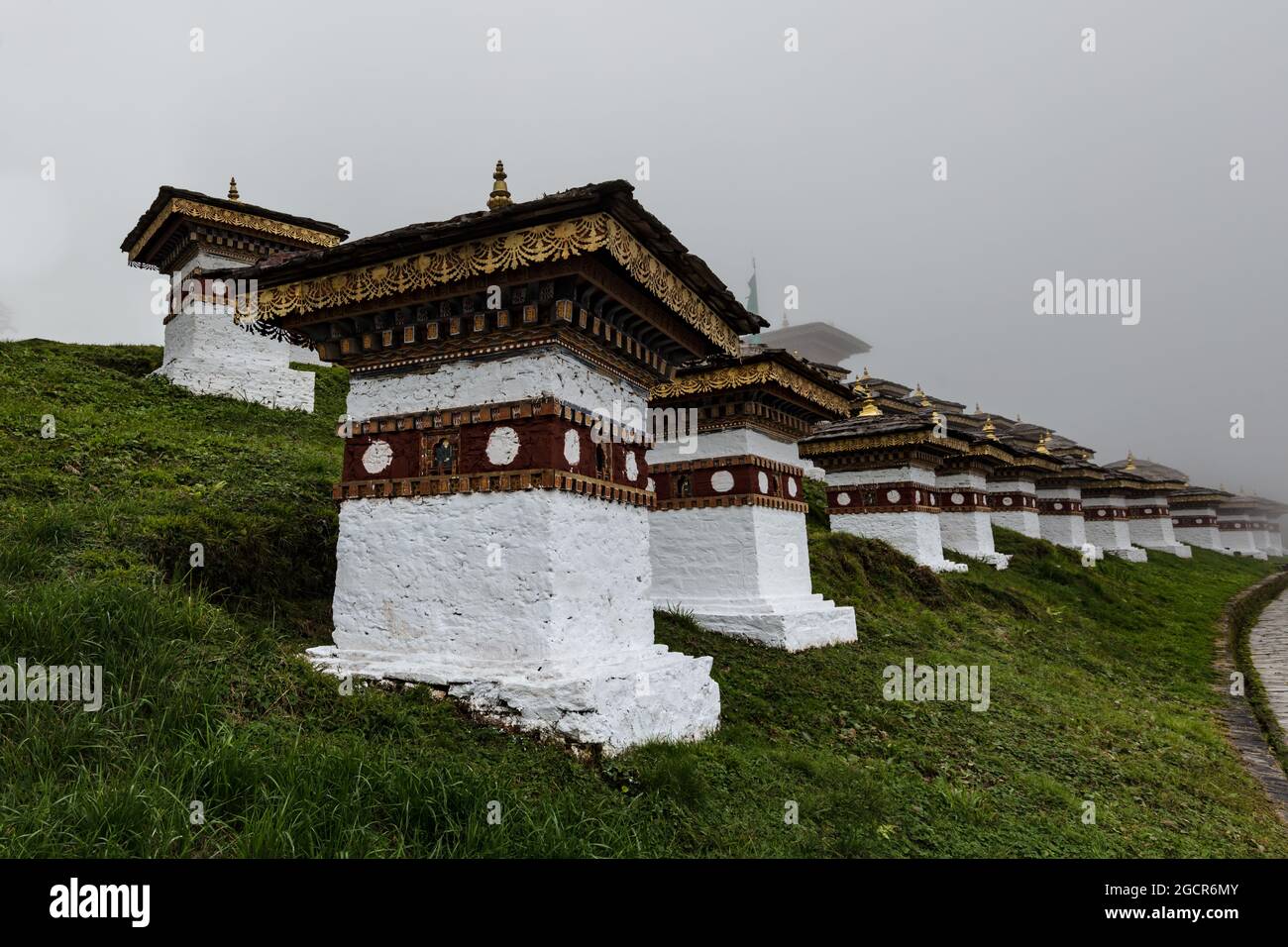 Druk wangyal temple at dochula pass hi-res stock photography and images ...
