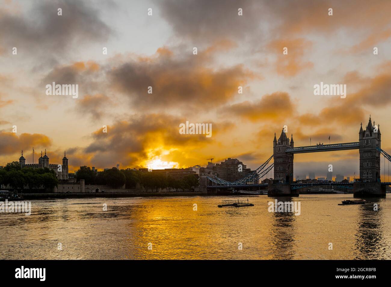Tower Bridge Stuck Open High Resolution Stock Photography and Images ...