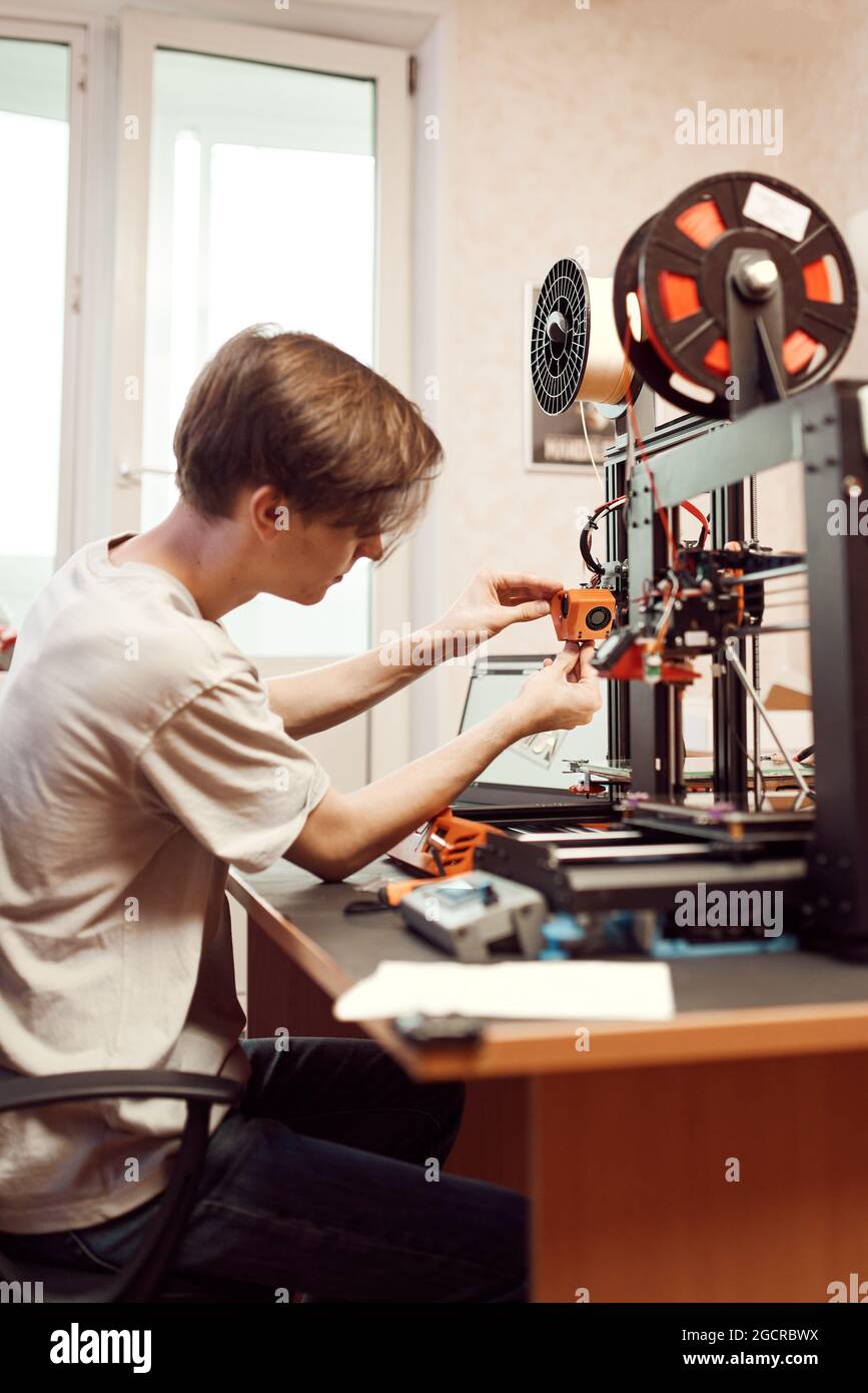 Printer setup and repair hi-res stock photography and images - Alamy